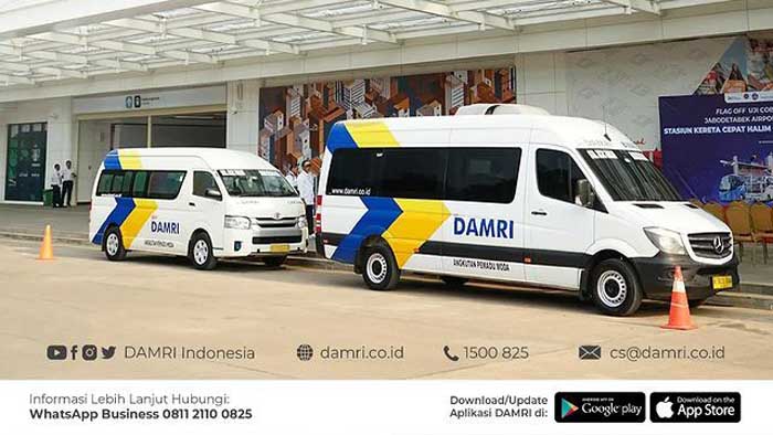 Bus Damri Layani Halim-Bandara Soetta (PP)