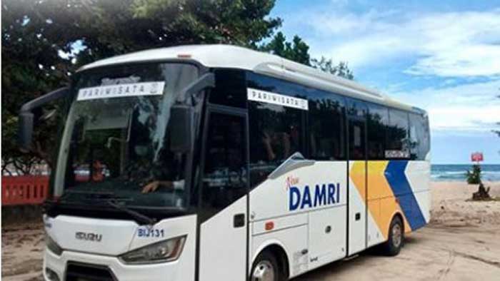 Naik Bus Damri ke Pantai Malang Selatan